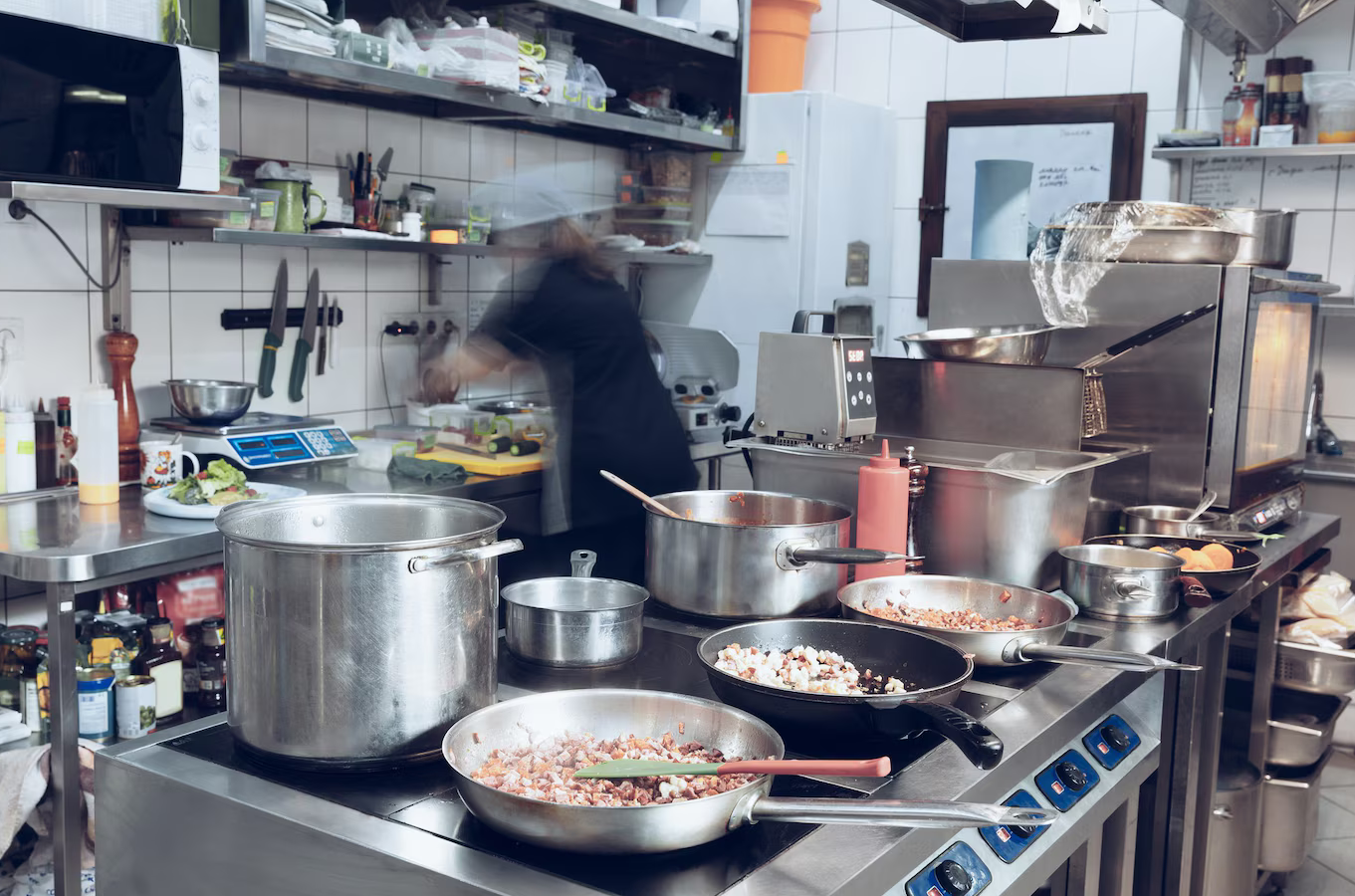 What is a Commercial Kitchen and How Does it Work?